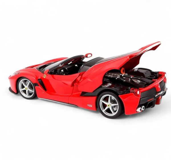 Bburago 1:24 Scale Laferrari Aperta Diecast Model - Maya Toys